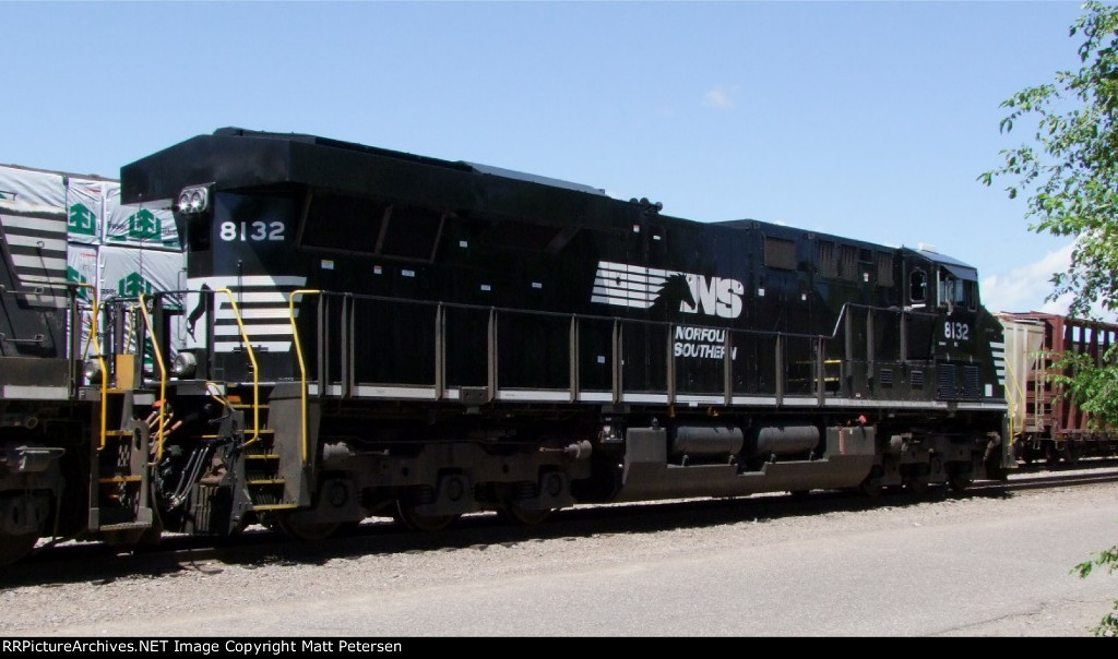 NS 8132
